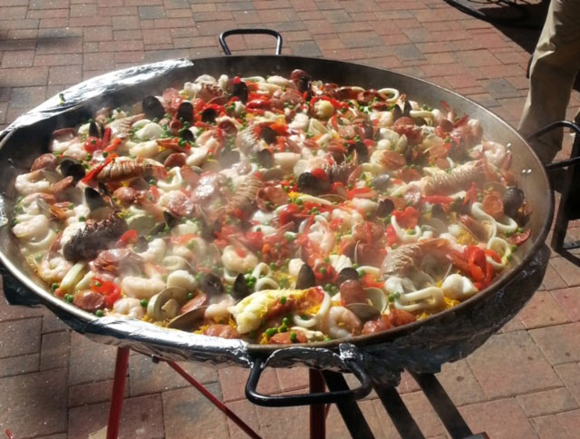 Sangria 71's Paella Night